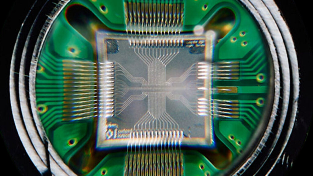 IBM Breaks Record with 1121-Qubit Quantum Processor: Condor Takes ...