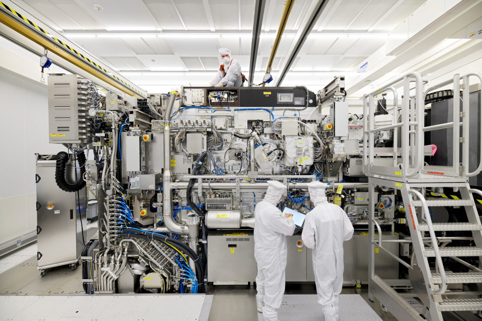66 EUV Machines in 2027: How ASML Will Redefine Chips, AI, and Geopolitics - techovedas