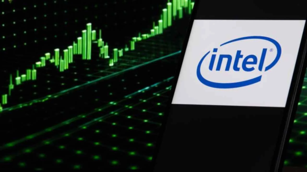 Intel’s Survival Struggle: SoftBank’s $2B Lifeline, U.S. Government Pressure, and the Global ...